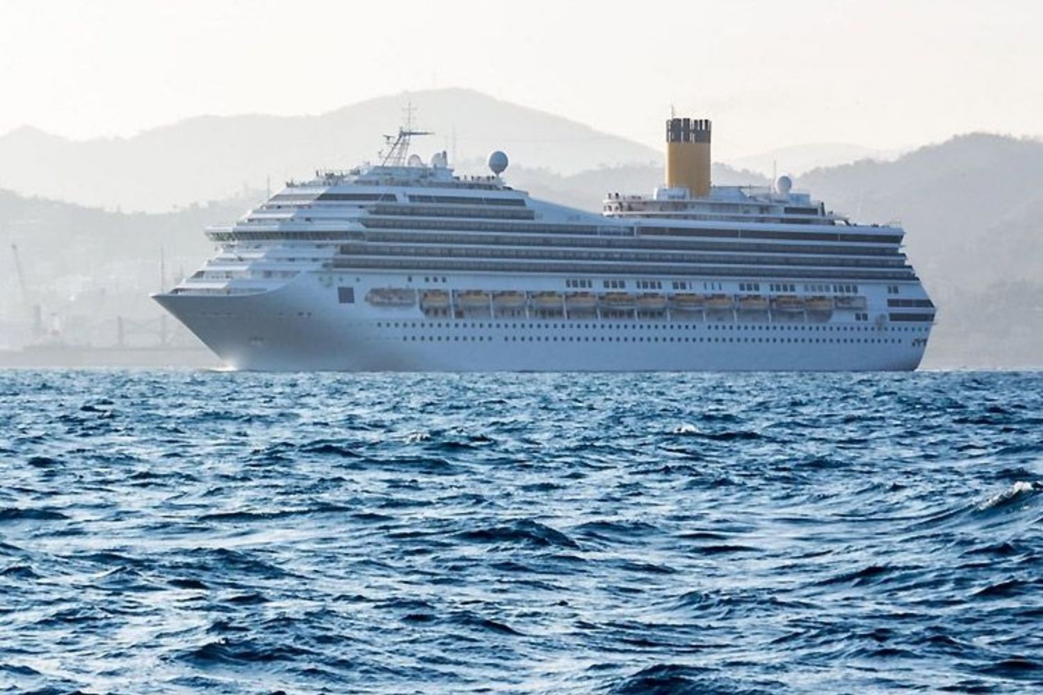Best Mumbai Cruise - Explore the Arabian Sea | Upto 22% Off - Sea Water ...