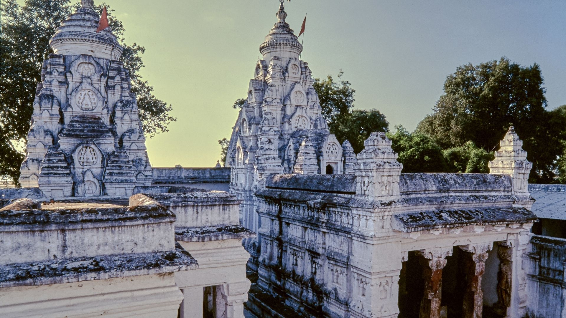 Top Places To Visit in Chhattisgarh | Temples & Waterfalls Sea Water Sports