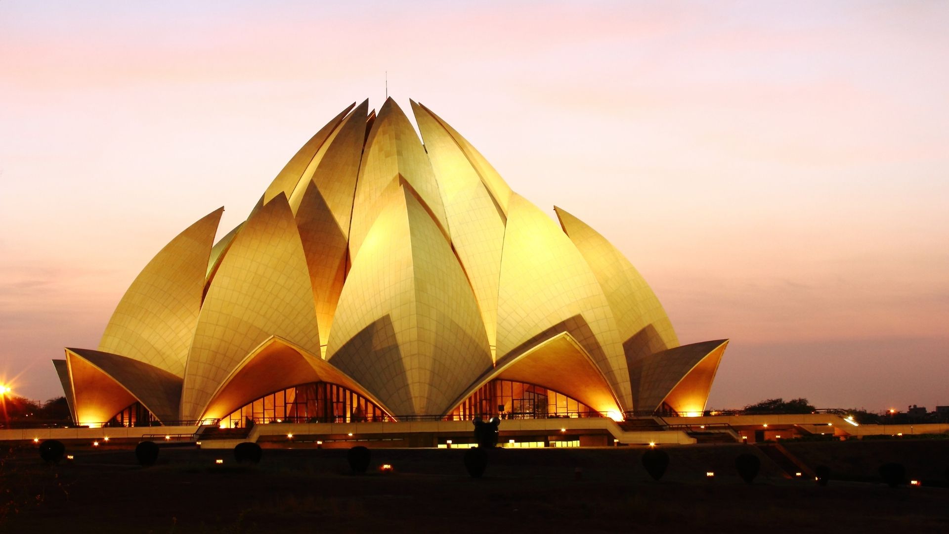 Famous Tourist Places in Delhi | Heritage & Cultural Sites Sea Water Sports