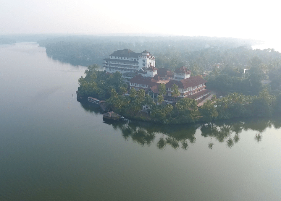 Ashtamudi Lake In Kerala | Things To Do - Sea Water Sports