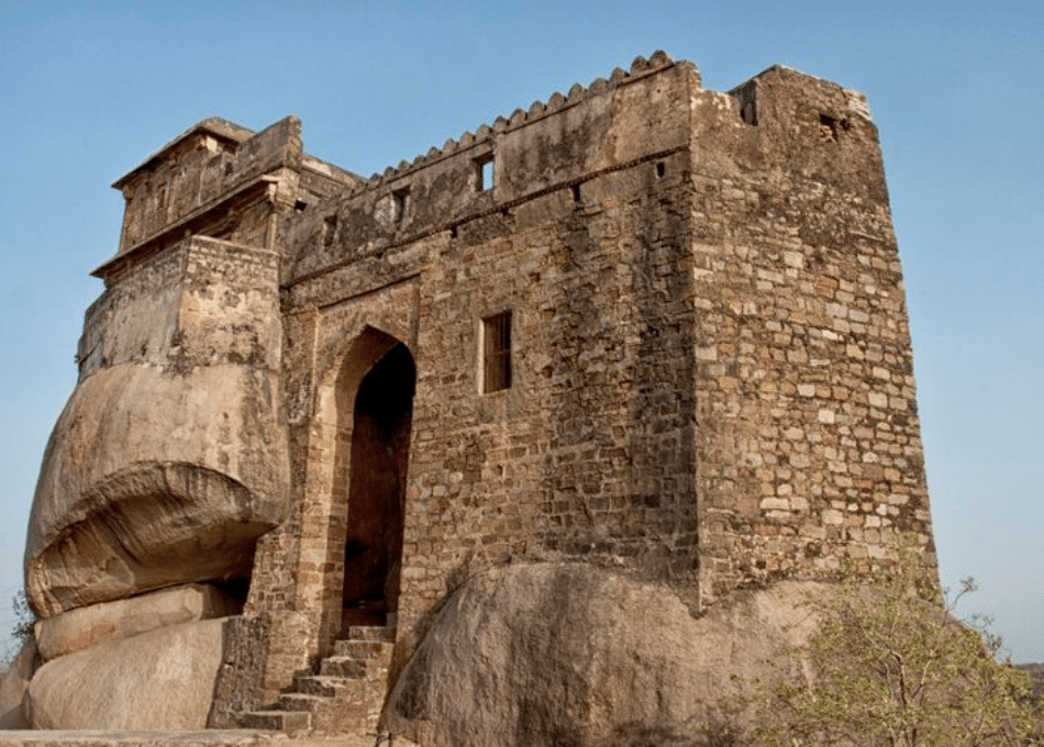 Chauragarh fort In Madhya Pradesh | Things To Do - Sea Water Sports