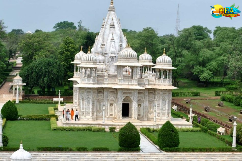 Chhatris In Madhya Pradesh | Things To Do - Sea Water Sports