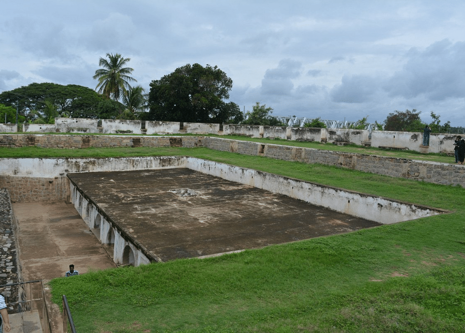 Colonel Baileys Dungeon In Karnataka | Things To Do - Sea Water Sports