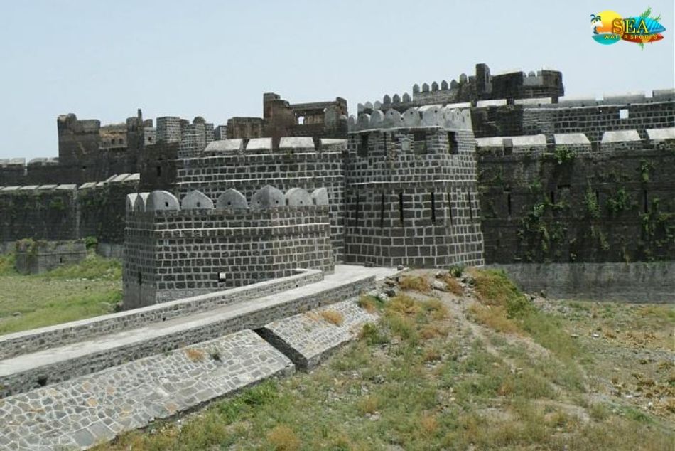 Kandhar Fort In Maharashtra | Things To Do - Sea Water Sports