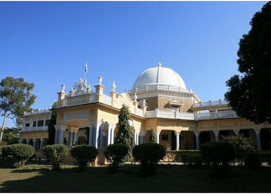 Kawardha Palace In Chhattisgarh | Things To Do - Sea Water Sports