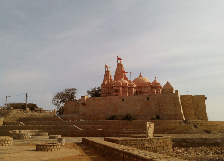 Koteshwar Mahadev Temple In Gujarat | Things To Do - Sea Water Sports