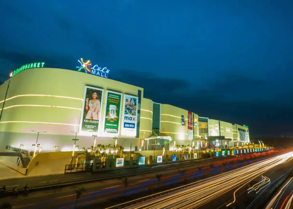 LuLu Mall In Kerala | Things To Do - Sea Water Sports