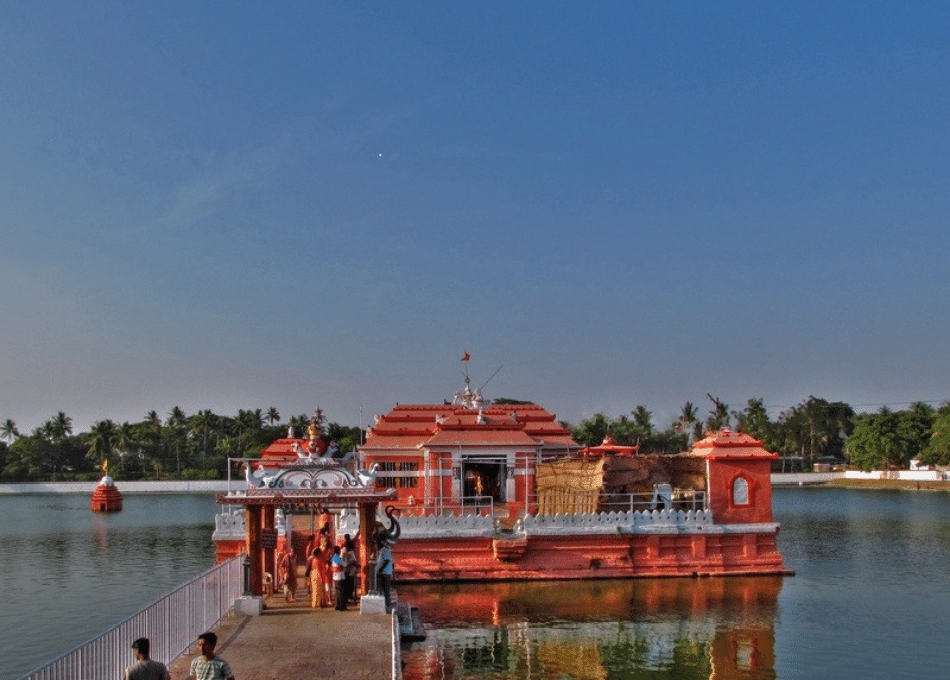 Narendra Tank In Odisha | Things To Do - Sea Water Sports