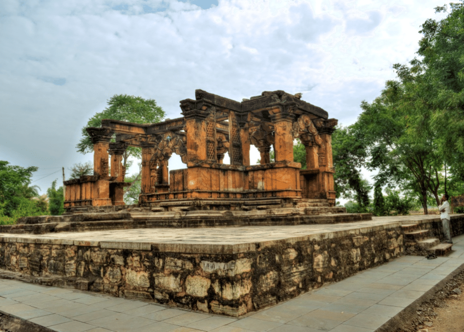 Nava Toran Temple In Madhya Pradesh | Things To Do - Sea Water Sports