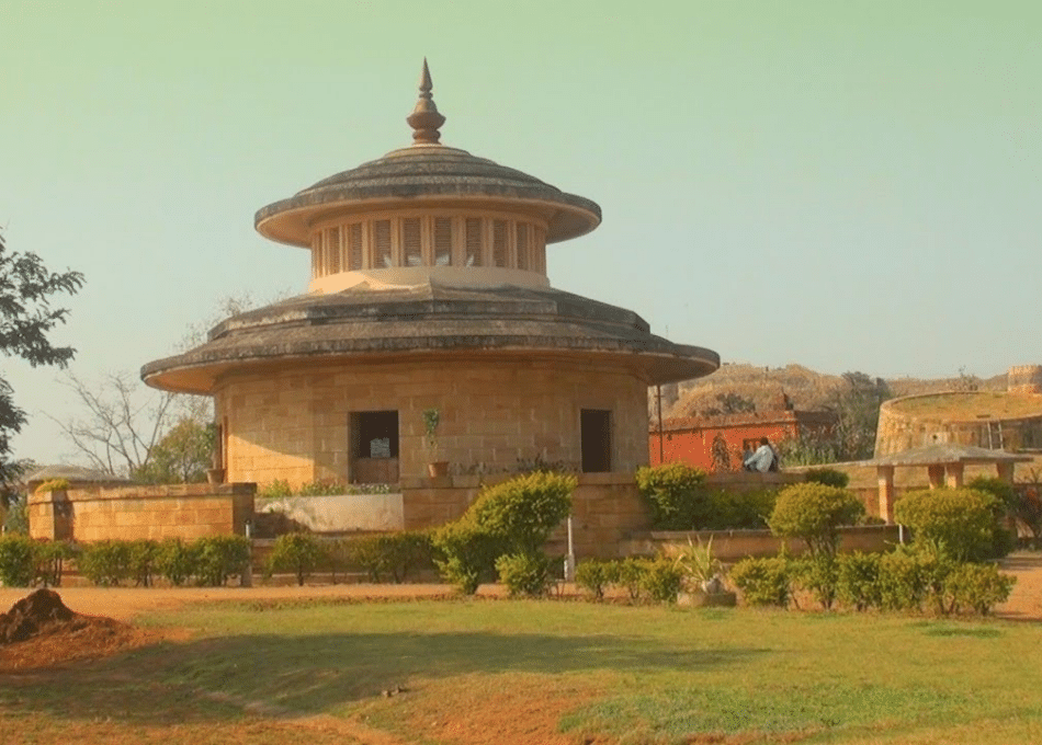 Poet Kalidas Memorial In Maharashtra | Things To Do - Sea Water Sports