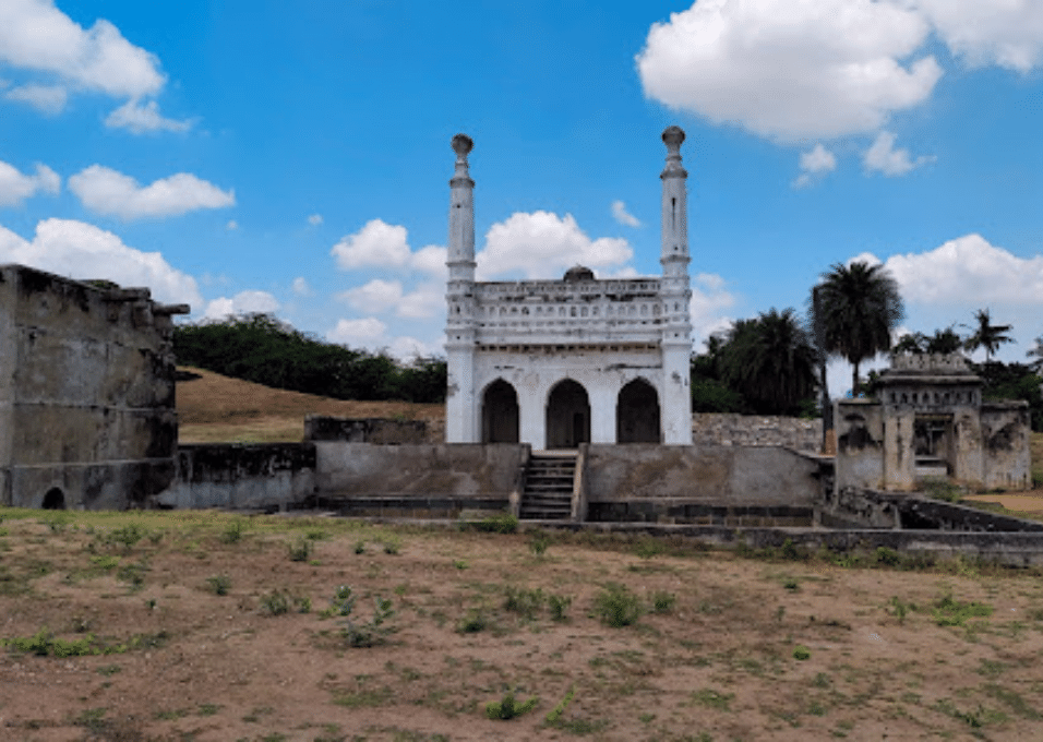 Raja Rani Fort In Tamil Nadu | Things To Do - Sea Water Sports