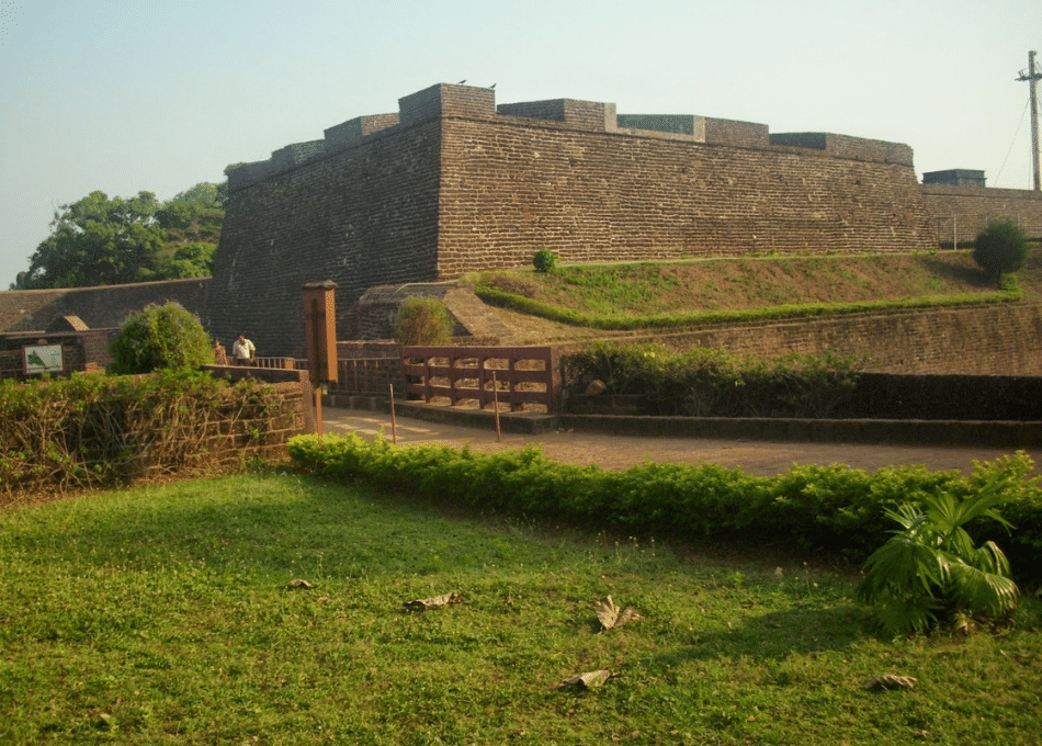 St. Angelo Fort In Kerala | Things To Do - Sea Water Sports