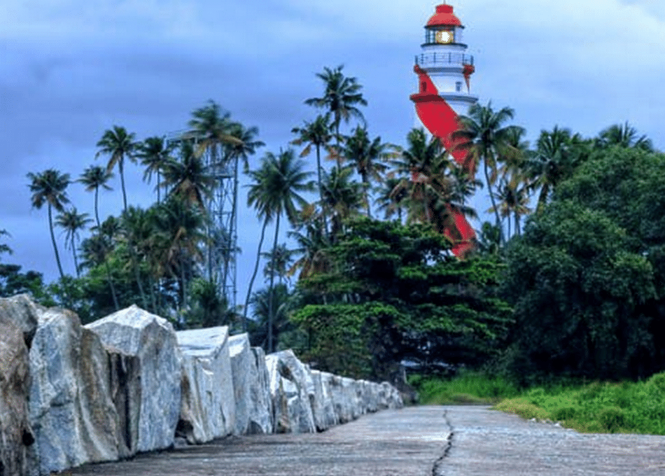 Thangassery Light House In Kerala | Things To Do - Sea Water Sports