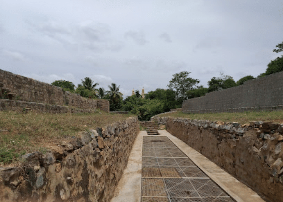 Thomas Inmans Dungeon In Karnataka | Things To Do - Sea Water Sports