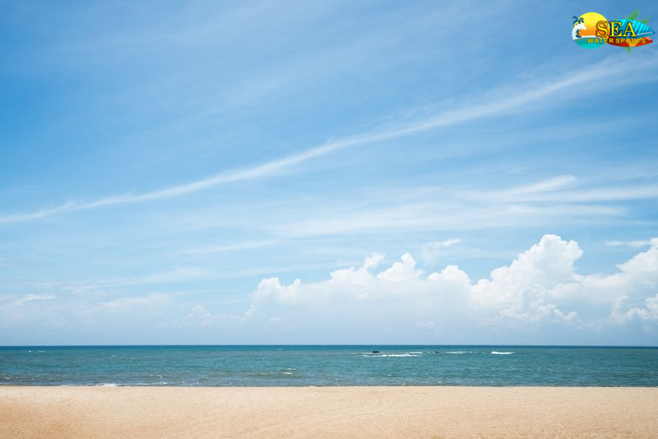 Versova Beach In Mumbai | Things To Do - Sea Water Sports